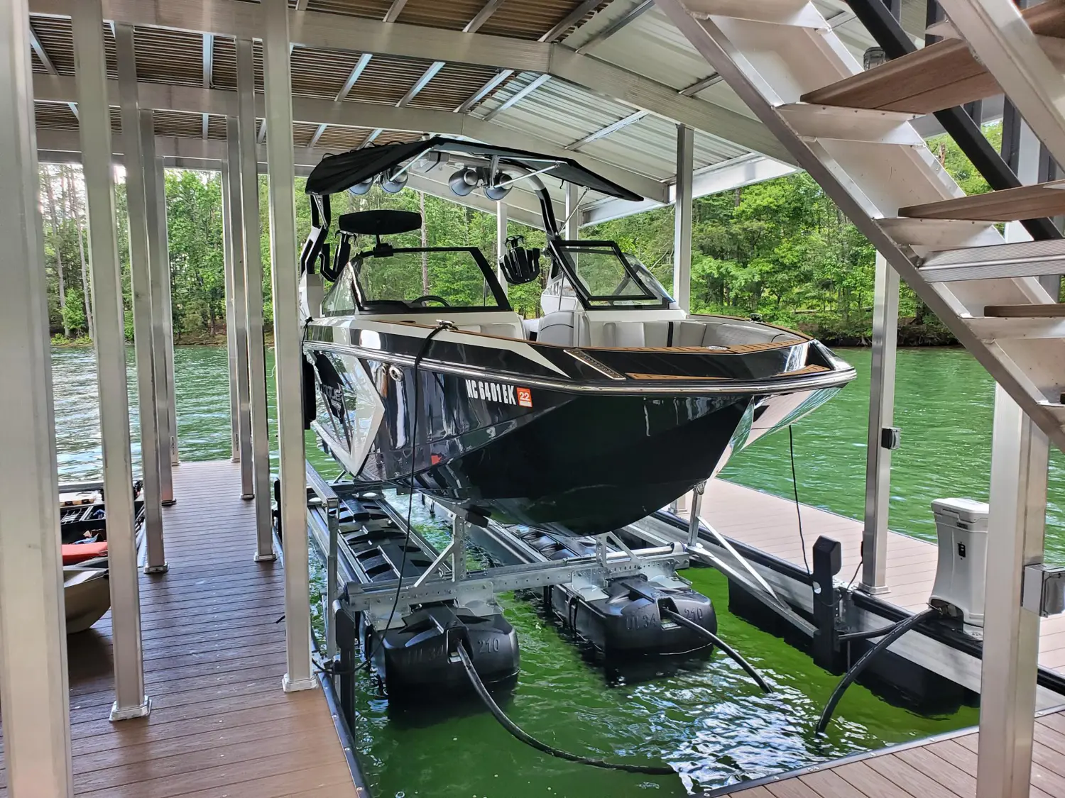 Boat Lift Models | HydroHoist® UltraLift, HarborHoist & Shallow Water Lifts