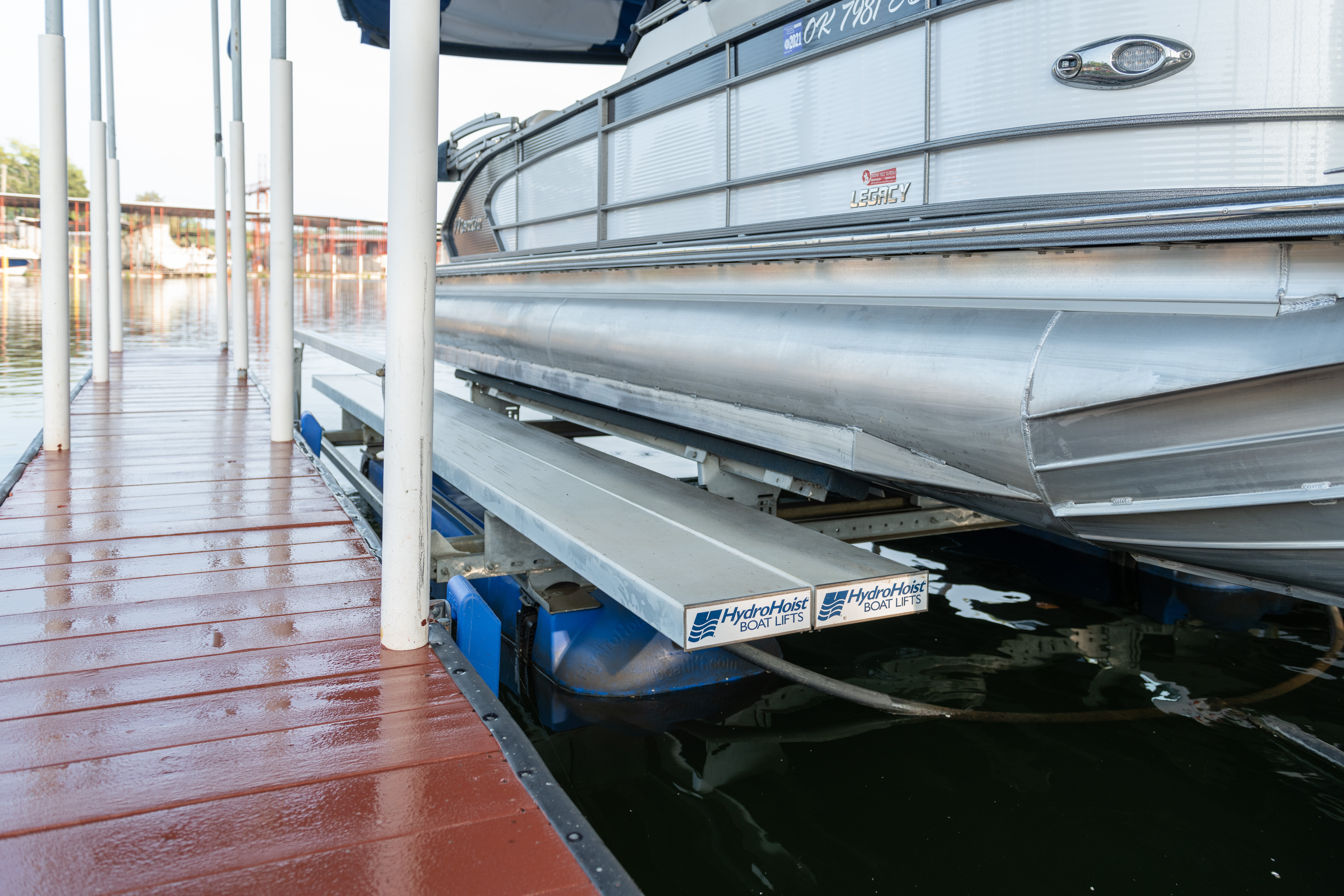 Floating Pontoon Boat Lifts: How to Find the Best Lift for Pontoons