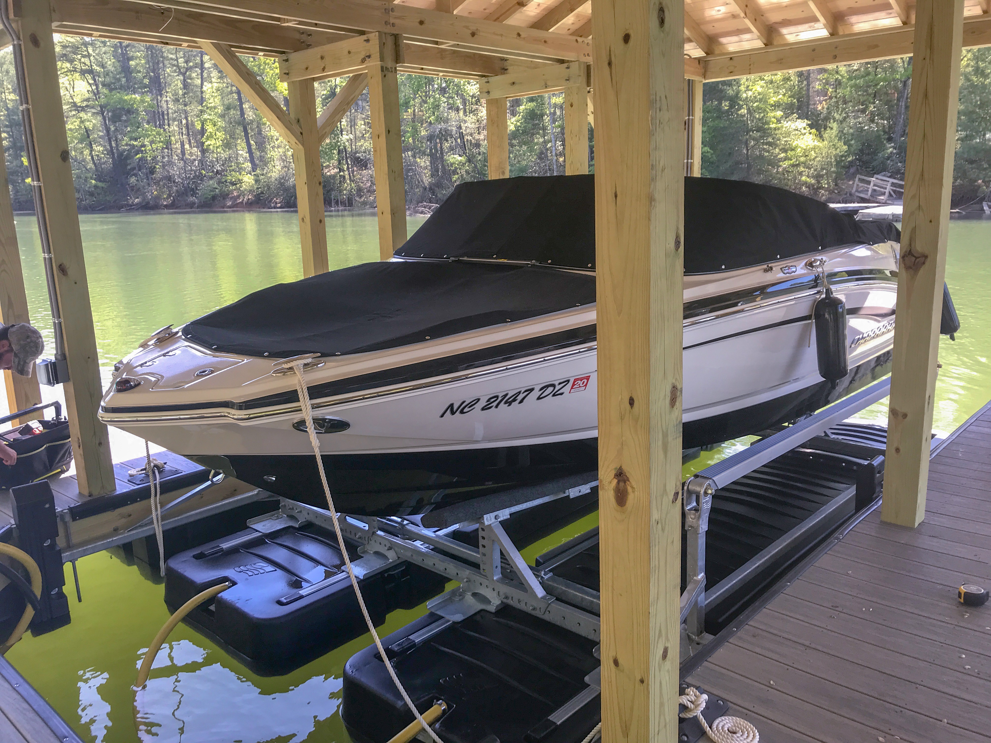 Floating Boat Lifts: How Does a Floating Boat Lift Work? | HydroHoist